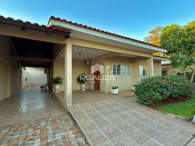 Casa / Sobrado para Venda em Foz do Iguaçu/PR Jardim Petropólis 4 Quartos