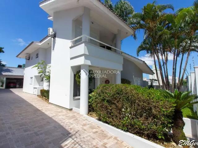 Casa / Sobrado para Venda em Florianópolis/SC Coloninha 3 Quartos