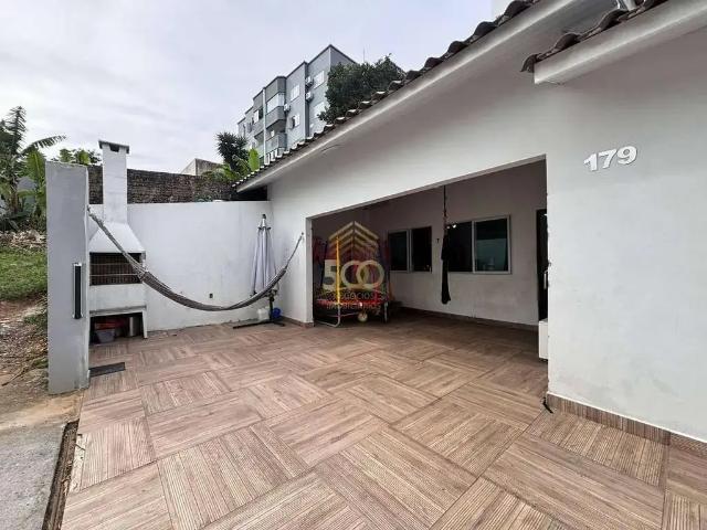 Casa / Sobrado para Venda em Florianópolis/SC Coloninha 3 Quartos