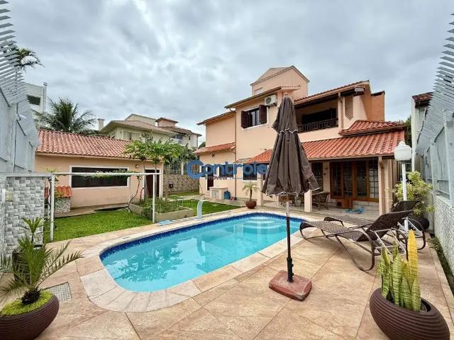 Casa / Sobrado para Venda em Florianópolis/SC Coqueiros 3 Quartos