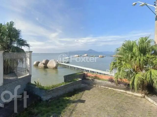 Casa / Sobrado para Venda em Florianópolis/SC Coqueiros 3 Quartos