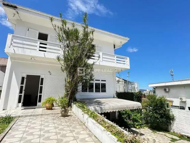 Casa / Sobrado para Venda em Florianópolis/SC Coqueiros 4 Quartos