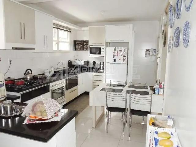 Casa / Sobrado para Venda em Florianópolis/SC Coqueiros 4 Quartos