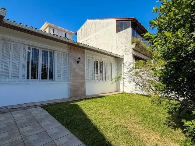 Casa / Sobrado para Venda em Florianópolis/SC Coqueiros 4 Quartos