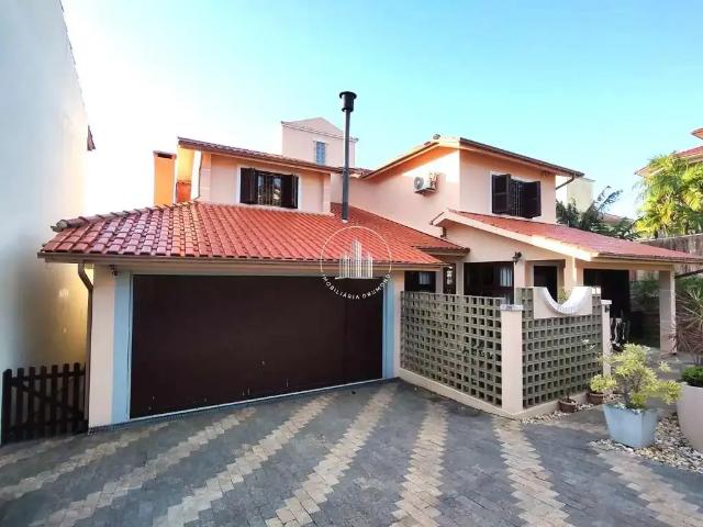 Casa / Sobrado para Venda em Florianópolis/SC Coqueiros 4 Quartos
