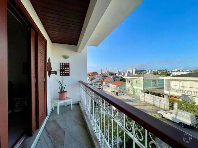 Casa / Sobrado para Venda em Florianópolis/SC Coqueiros 4 Quartos
