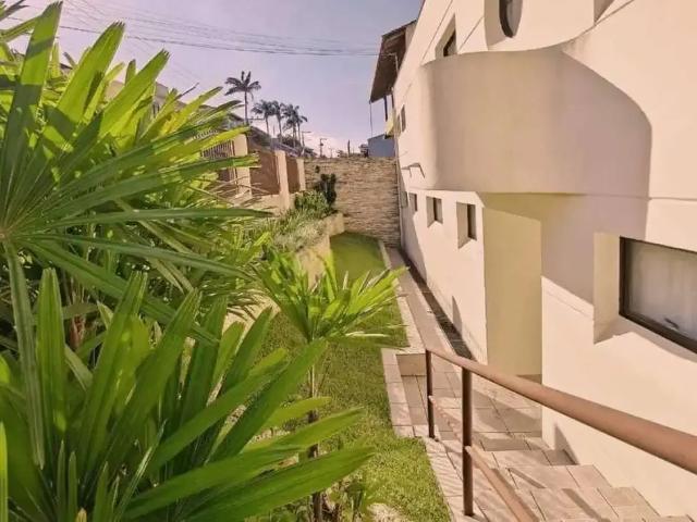 Casa / Sobrado para Venda em Florianópolis/SC Coqueiros 4 Quartos