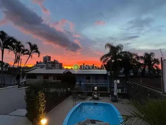 Casa / Sobrado para Venda em Florianópolis/SC Coqueiros 5 Quartos
