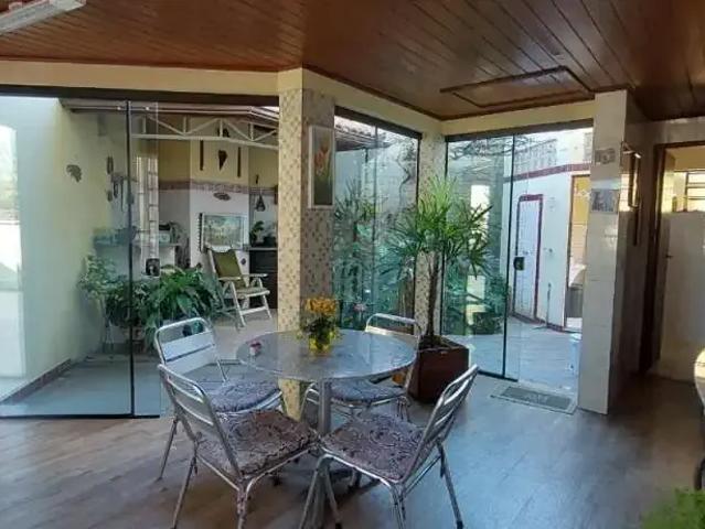 Casa / Sobrado para Venda em Florianópolis/SC Coqueiros 5 Quartos