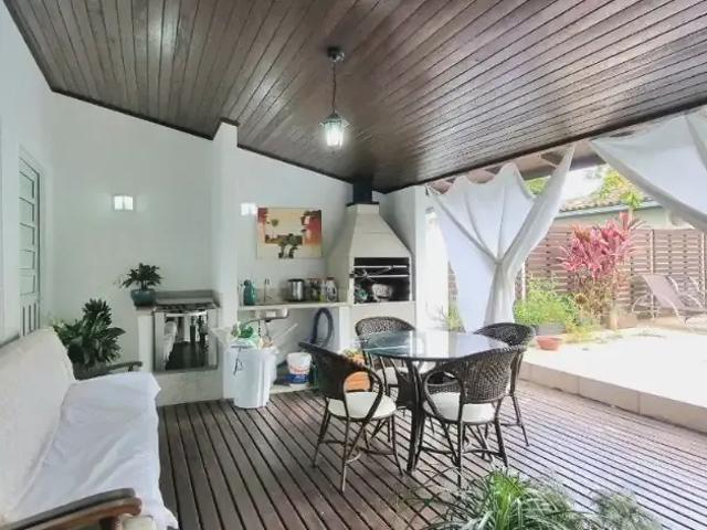 Casa / Sobrado para Venda em Florianópolis/SC Córrego Grande 4 Quartos