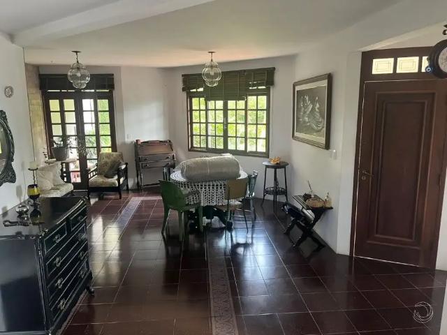 Casa / Sobrado para Venda em Florianópolis/SC Córrego Grande 5 Quartos