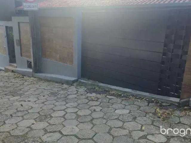 Casa / Sobrado para Venda em Florianópolis/SC Costeira do Pirajubaé 2 Quartos