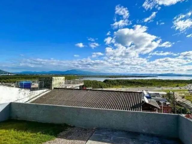 Casa / Sobrado para Venda em Florianópolis/SC Costeira do Pirajubaé 3 Quartos