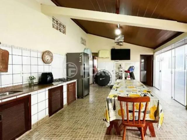 Casa / Sobrado para Venda em Florianópolis/SC Costeira do Pirajubaé 3 Quartos