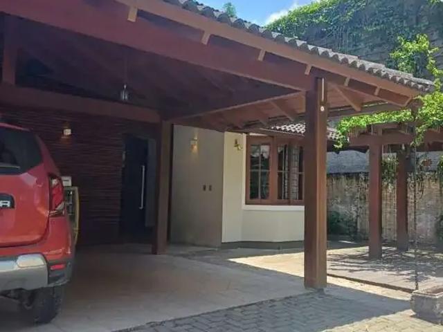 Casa / Sobrado para Venda em Florianópolis/SC Cacupé 2 Quartos