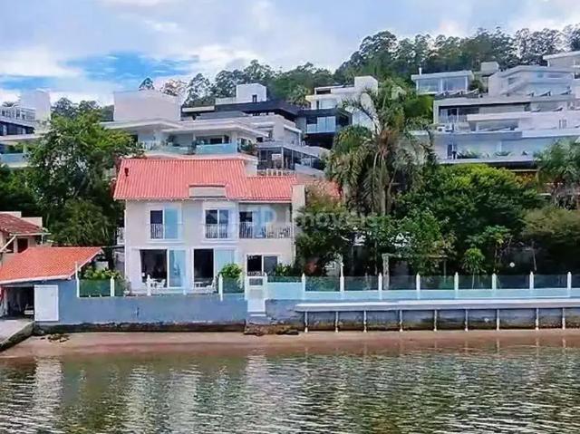 Casa / Sobrado para Venda em Florianópolis/SC Cacupé 3 Quartos