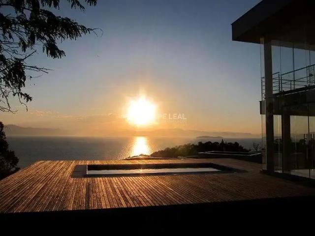 Casa / Sobrado para Venda em Florianópolis/SC Cacupé 3 Quartos