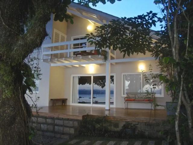 Casa / Sobrado para Venda em Florianópolis/SC Cacupé 3 Quartos