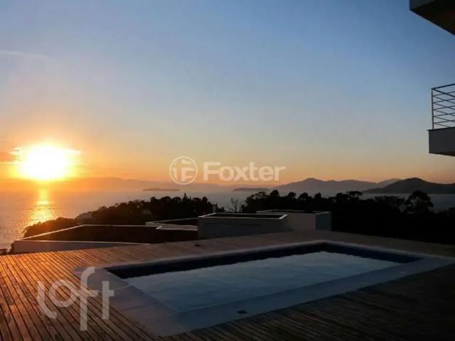 Casa / Sobrado para Venda em Florianópolis/SC Cacupé 3 Quartos