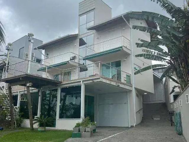Casa / Sobrado para Venda em Florianópolis/SC Cacupé 3 Quartos