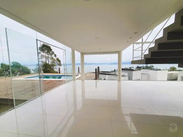 Casa / Sobrado para Venda em Florianópolis/SC Cacupé 3 Quartos