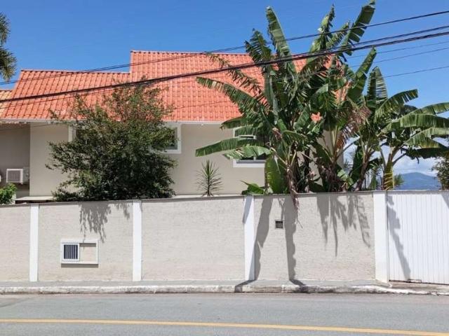Casa / Sobrado para Venda em Florianópolis/SC Cacupé 4 Quartos