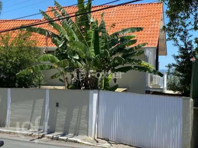 Casa / Sobrado para Venda em Florianópolis/SC Cacupé 4 Quartos