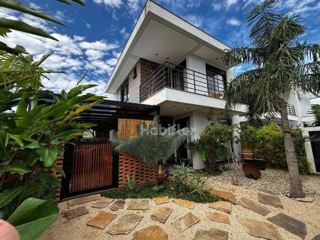 Casa / Sobrado para Venda em Florianópolis/SC Campeche 3 Quartos