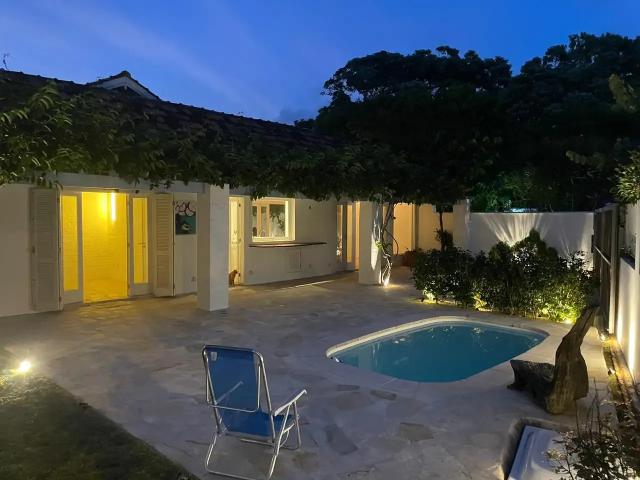 Casa / Sobrado para Venda em Florianópolis/SC Campeche 3 Quartos