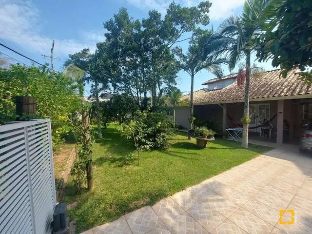 Casa / Sobrado para Venda em Florianópolis/SC Campeche 3 Quartos