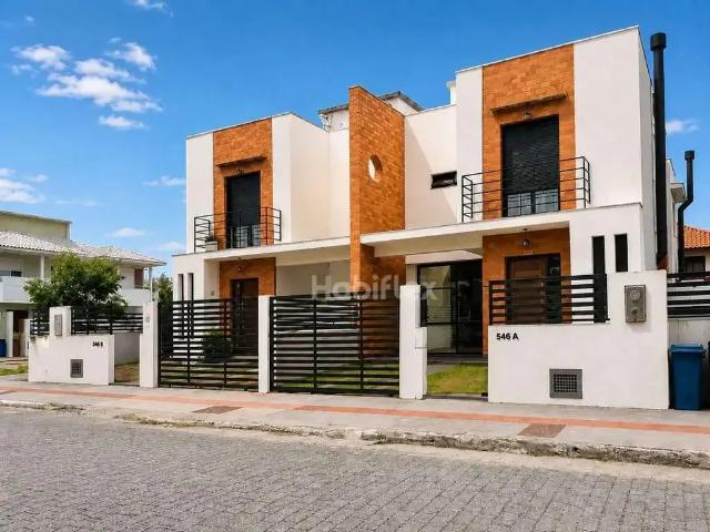 Casa / Sobrado para Venda em Florianópolis/SC Campeche 3 Quartos