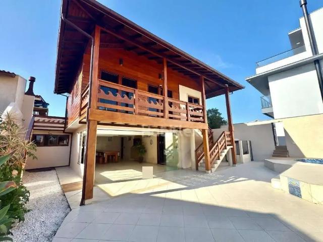 Casa / Sobrado para Venda em Florianópolis/SC Campeche 3 Quartos