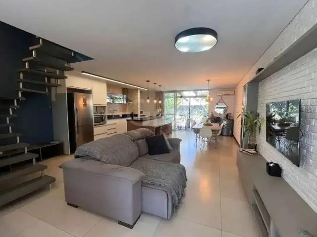 Casa / Sobrado para Venda em Florianópolis/SC Campeche 3 Quartos