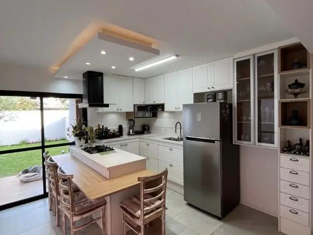 Casa / Sobrado para Venda em Florianópolis/SC Campeche 3 Quartos