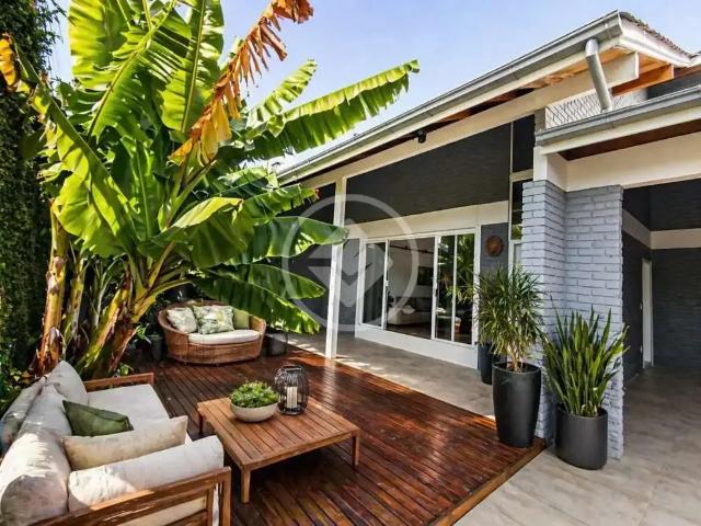 Casa / Sobrado para Venda em Florianópolis/SC Campeche 3 Quartos