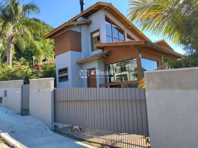 Casa / Sobrado para Venda em Florianópolis/SC Campeche 3 Quartos