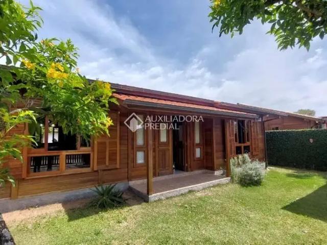 Casa / Sobrado para Venda em Florianópolis/SC Campeche 3 Quartos