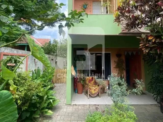 Casa / Sobrado para Venda em Florianópolis/SC Campeche 3 Quartos