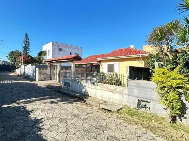 Casa / Sobrado para Venda em Florianópolis/SC Campeche 3 Quartos