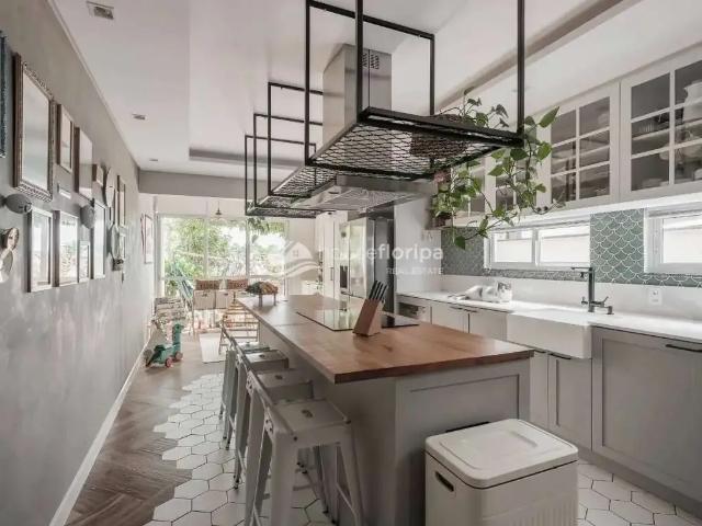 Casa / Sobrado para Venda em Florianópolis/SC Campeche 3 Quartos