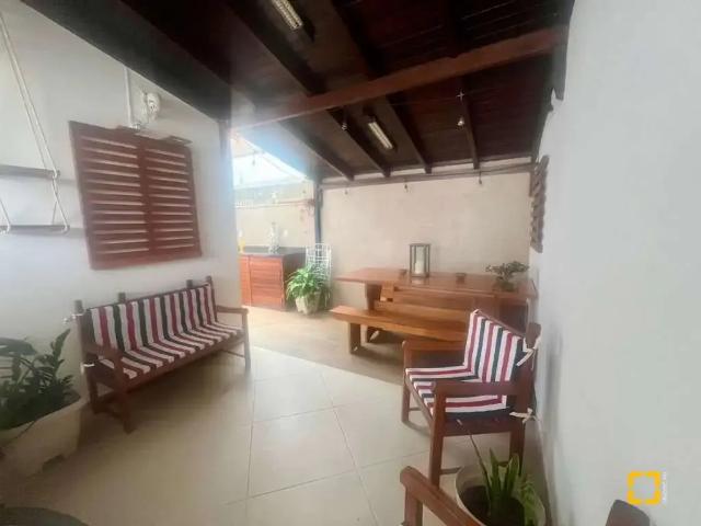 Casa / Sobrado para Venda em Florianópolis/SC Campeche 2 Quartos