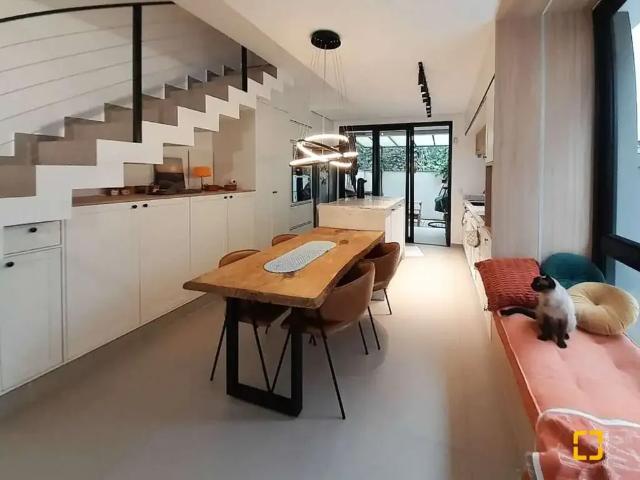 Casa / Sobrado para Venda em Florianópolis/SC Campeche 2 Quartos