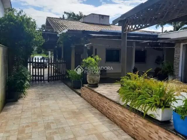 Casa / Sobrado para Venda em Florianópolis/SC Campeche 2 Quartos