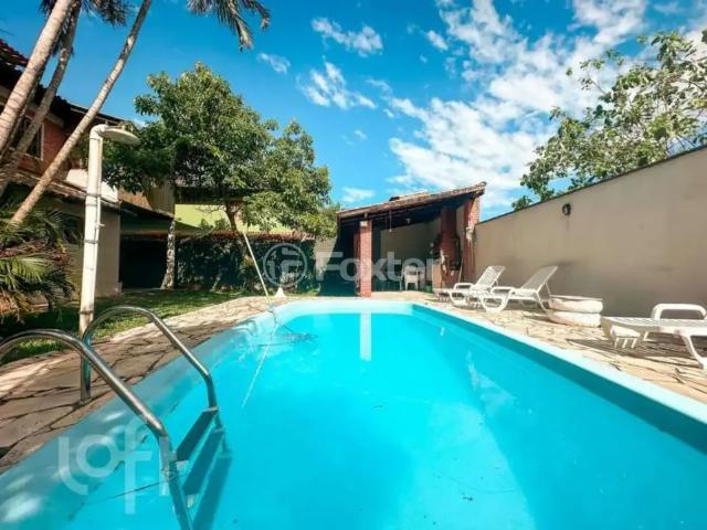 Casa / Sobrado para Venda em Florianópolis/SC Campeche 4 Quartos