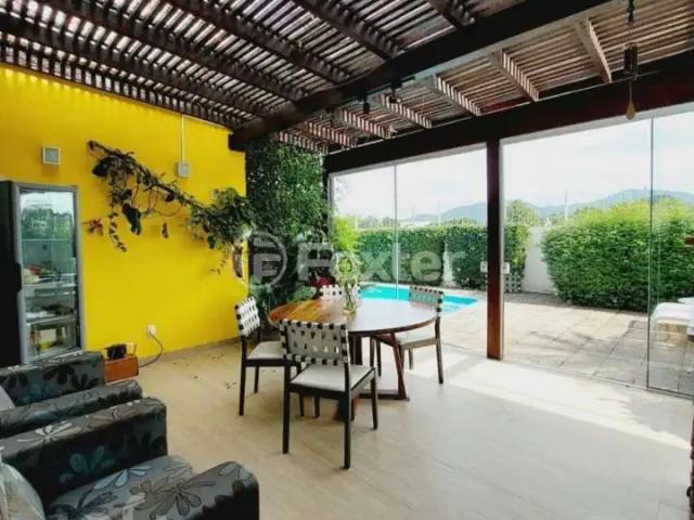 Casa / Sobrado para Venda em Florianópolis/SC Campeche 4 Quartos