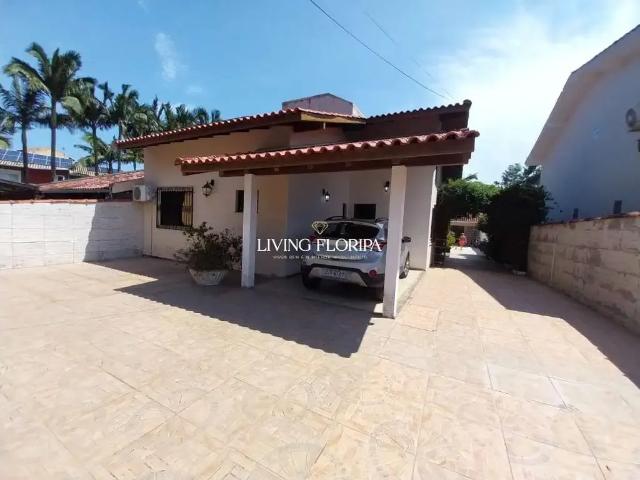 Casa / Sobrado para Venda em Florianópolis/SC Campeche 4 Quartos