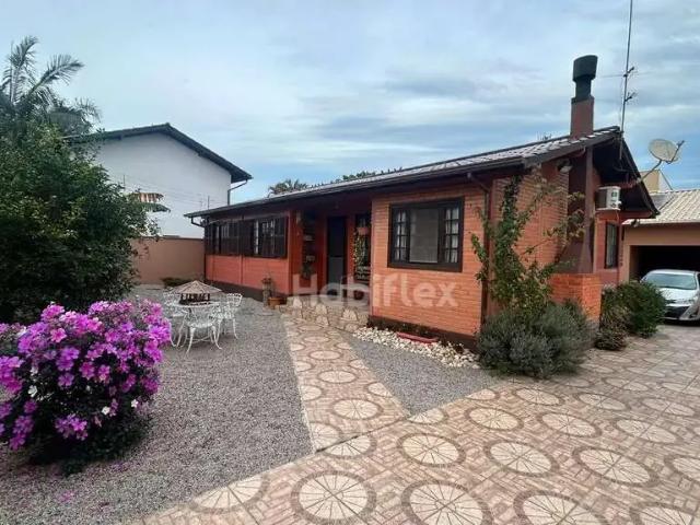 Casa / Sobrado para Venda em Florianópolis/SC Campeche 4 Quartos