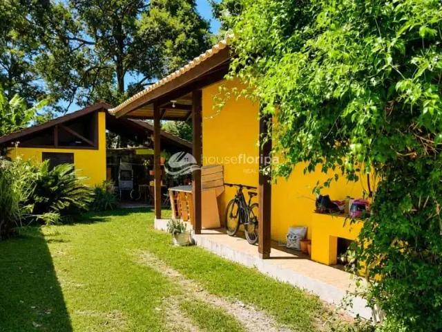 Casa / Sobrado para Venda em Florianópolis/SC Campeche 4 Quartos