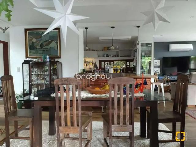 Casa / Sobrado para Venda em Florianópolis/SC Campeche 5 Quartos