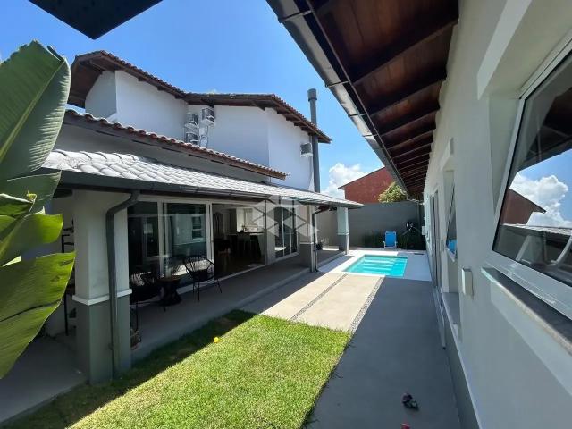 Casa / Sobrado para Venda em Florianópolis/SC Campeche 5 Quartos